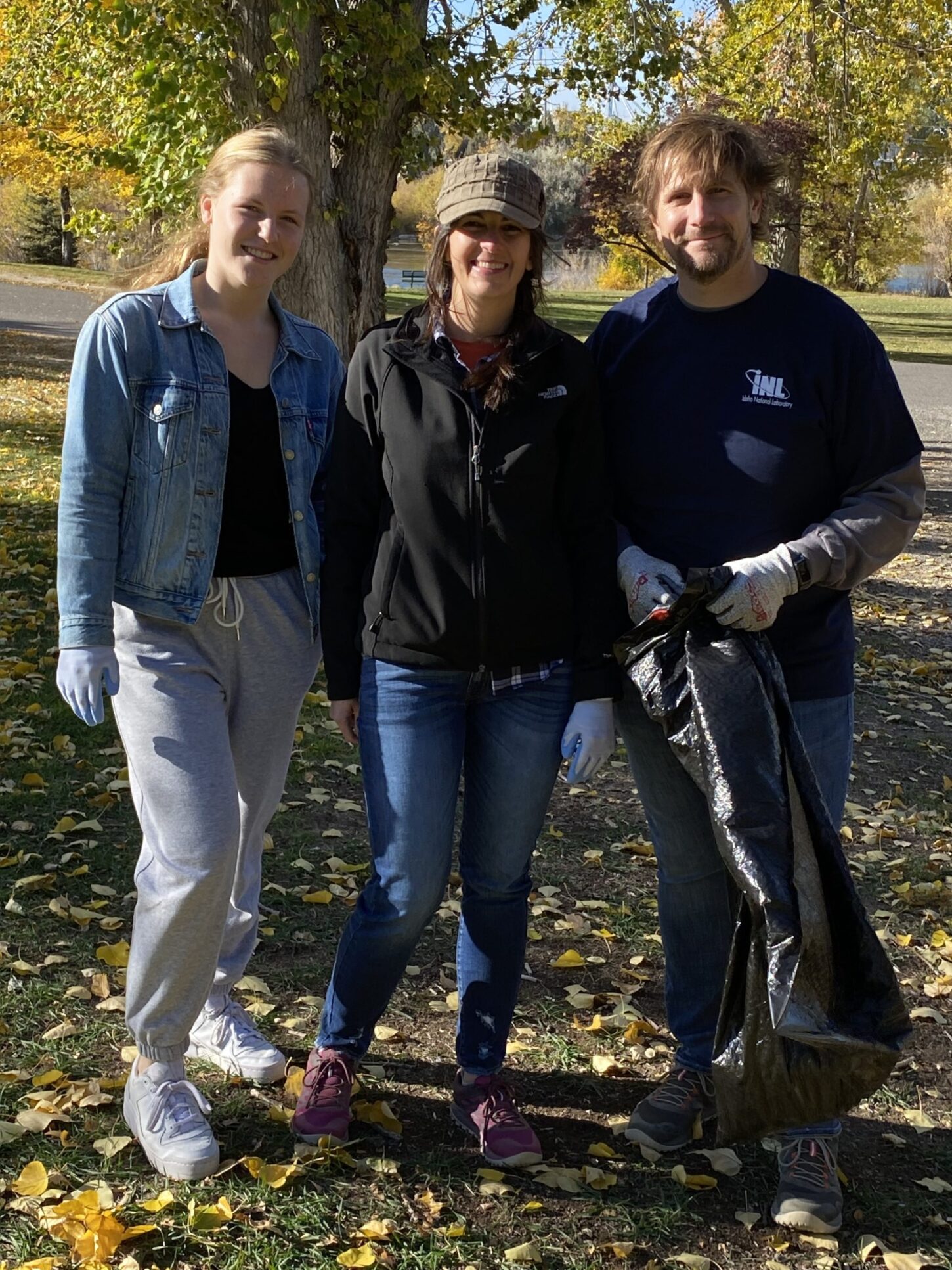 Team INL volunteers beautify commuter path during October River Walk ...